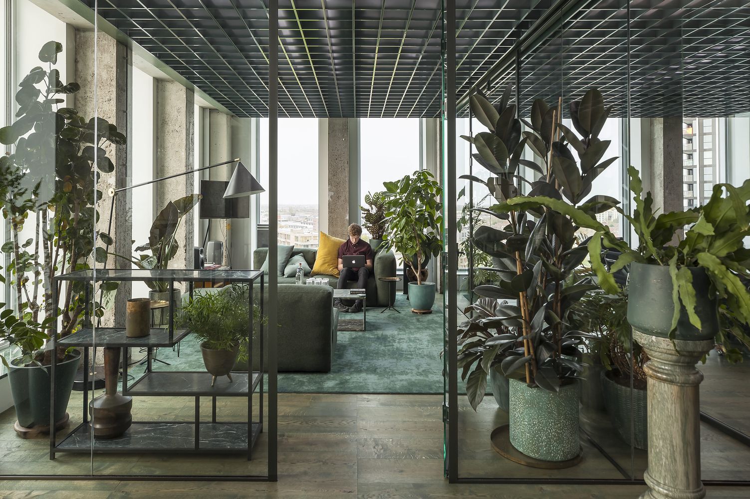 Gallery of Offices and Workplaces: Examples in Plan - 117