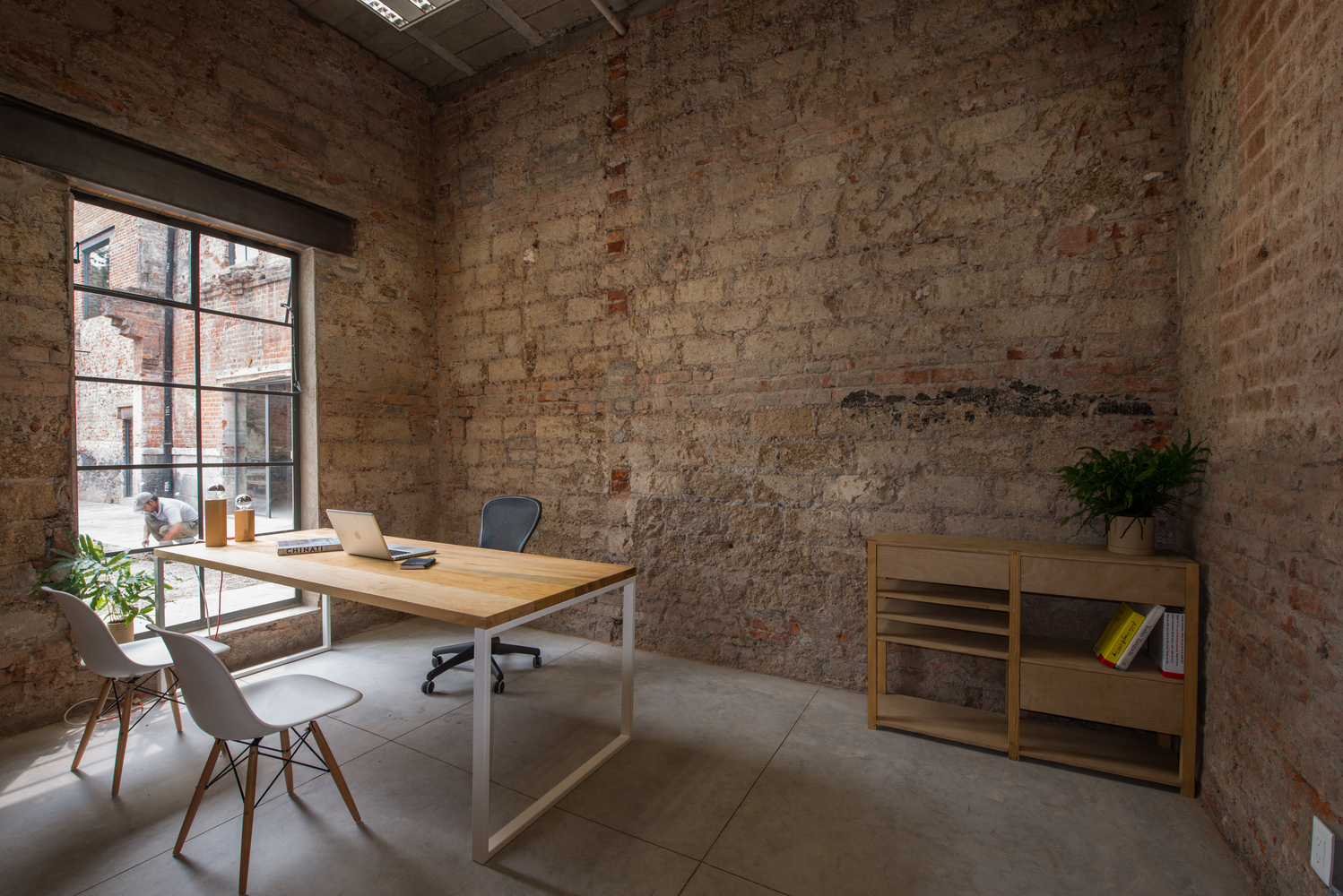Gallery of Offices and Workplaces: Examples in Plan - 24