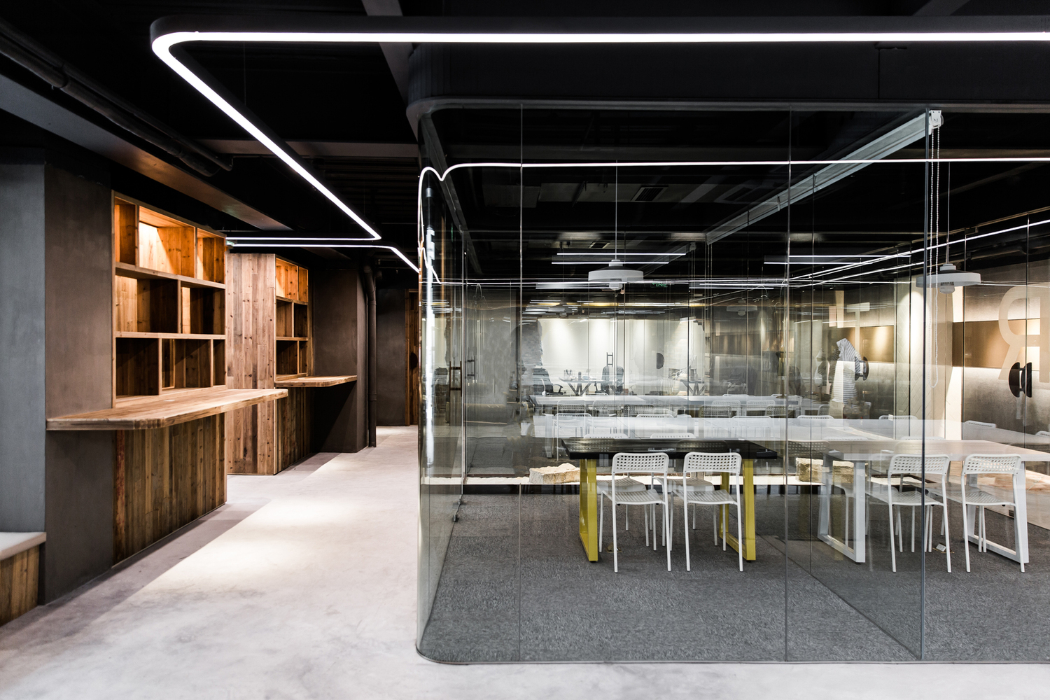 Gallery of Offices and Workplaces: Examples in Plan - 95