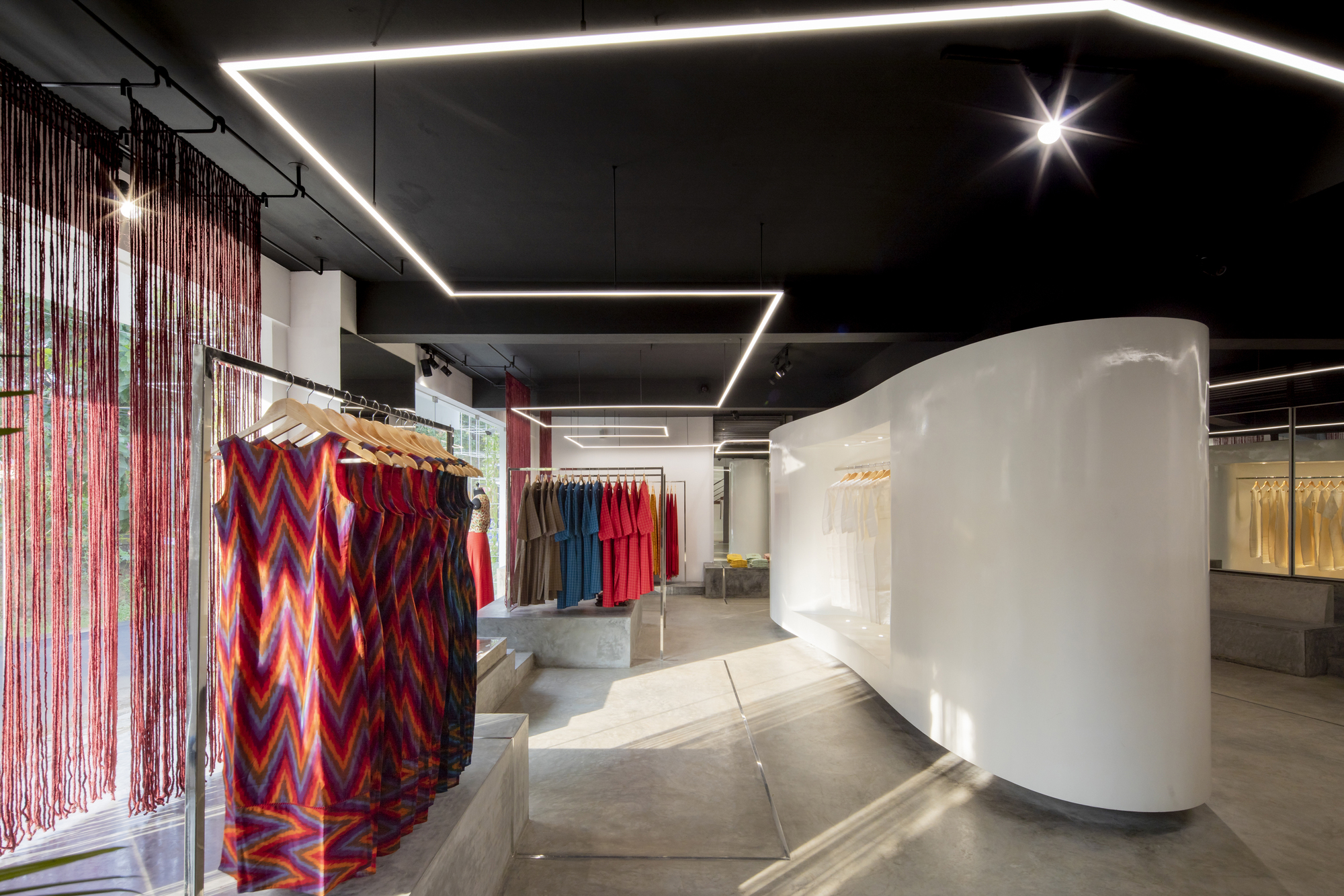 Gallery of The Store Between the Lines / LIJO RENY architects - 1