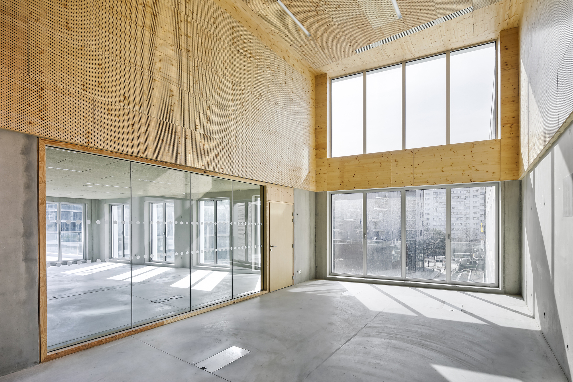 Gallery of Business Center Binet / AZC Architectes - 6
