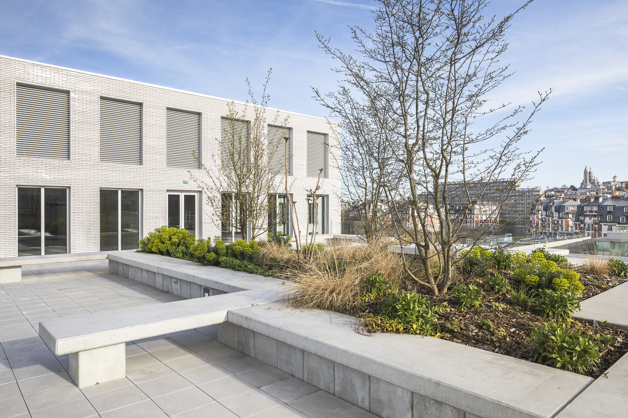 Gallery of Business Center Binet / AZC Architectes - 2