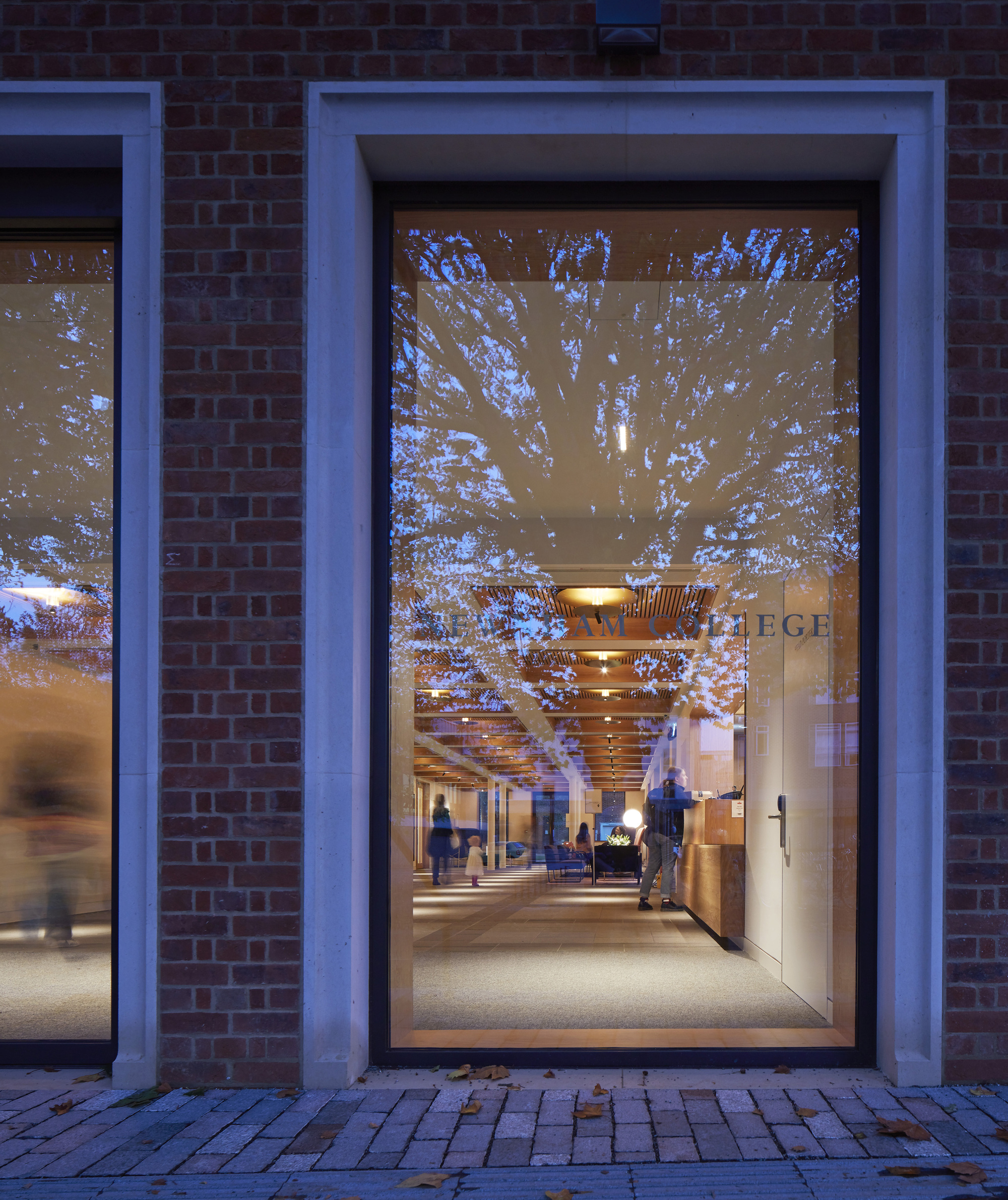 Gallery of Dorothy Garrod Building / Walters & Cohen Architects - 21