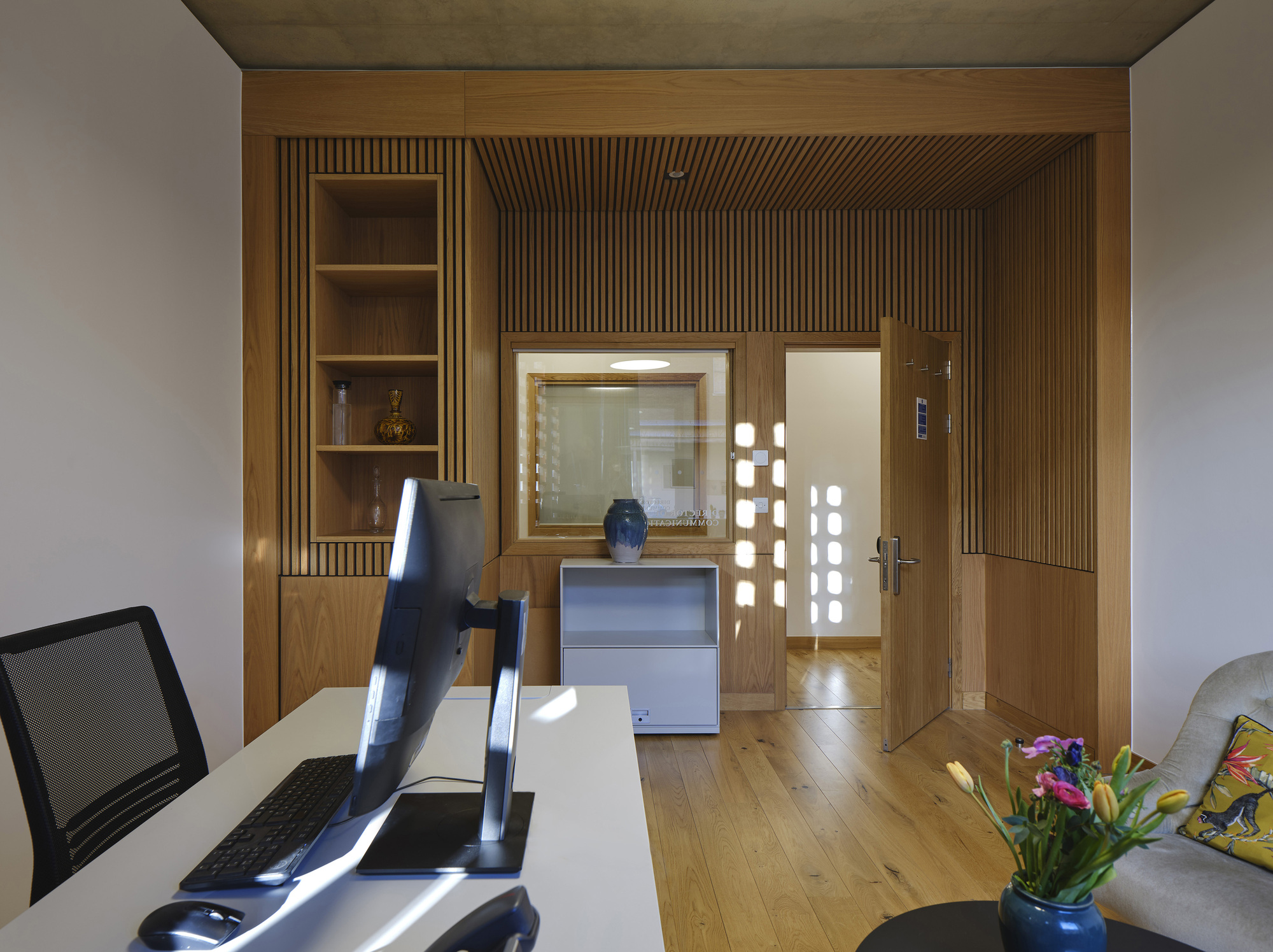 Gallery of Dorothy Garrod Building / Walters & Cohen Architects - 2