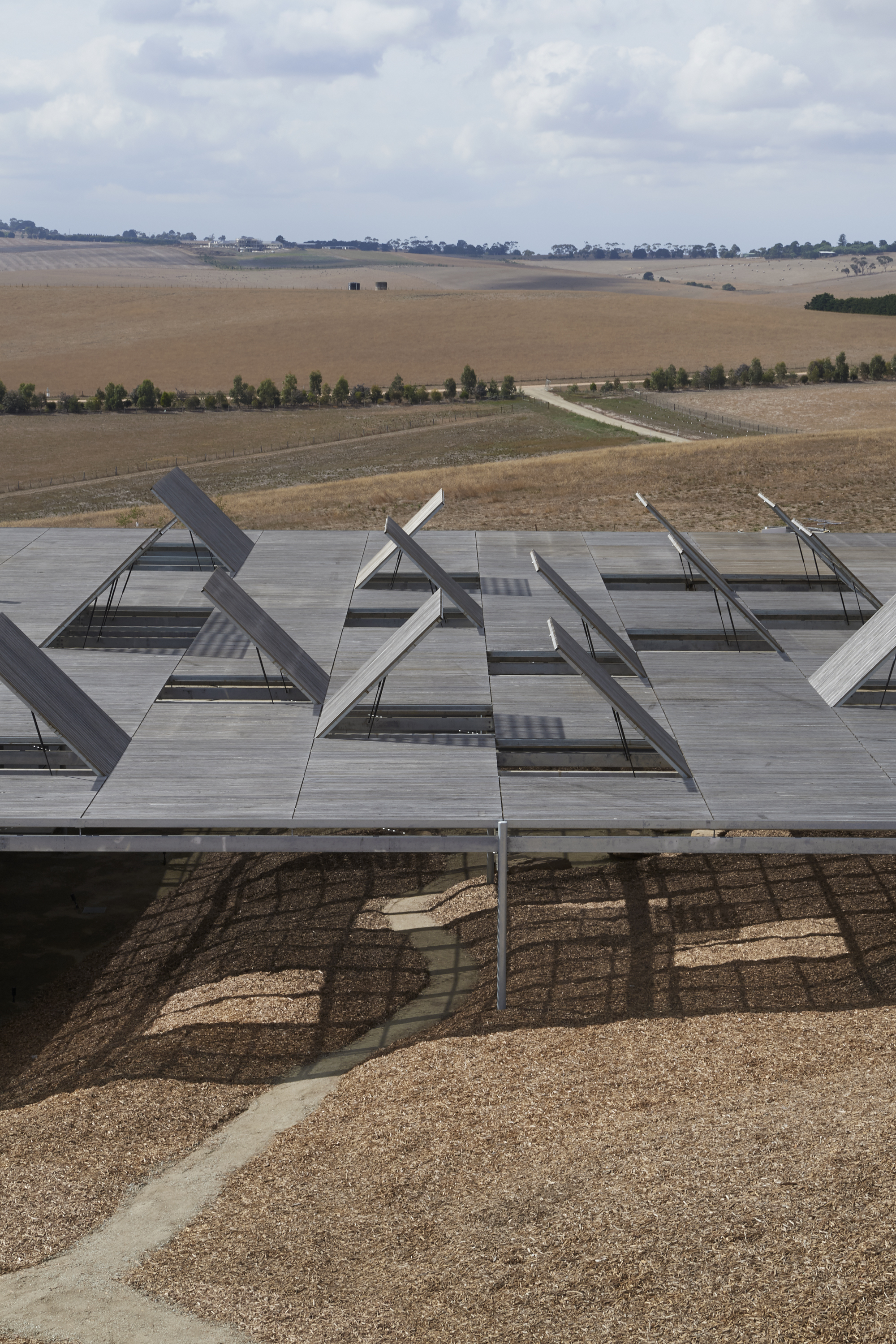 Gallery of House in the Hills / Sean Godsell Architects - 9