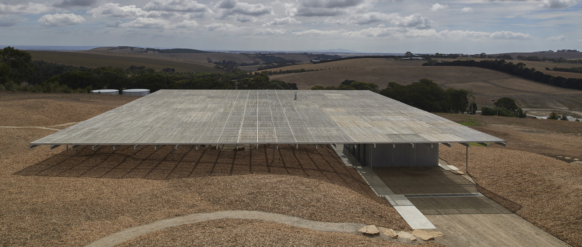 Gallery of House in the Hills / Sean Godsell Architects - 14