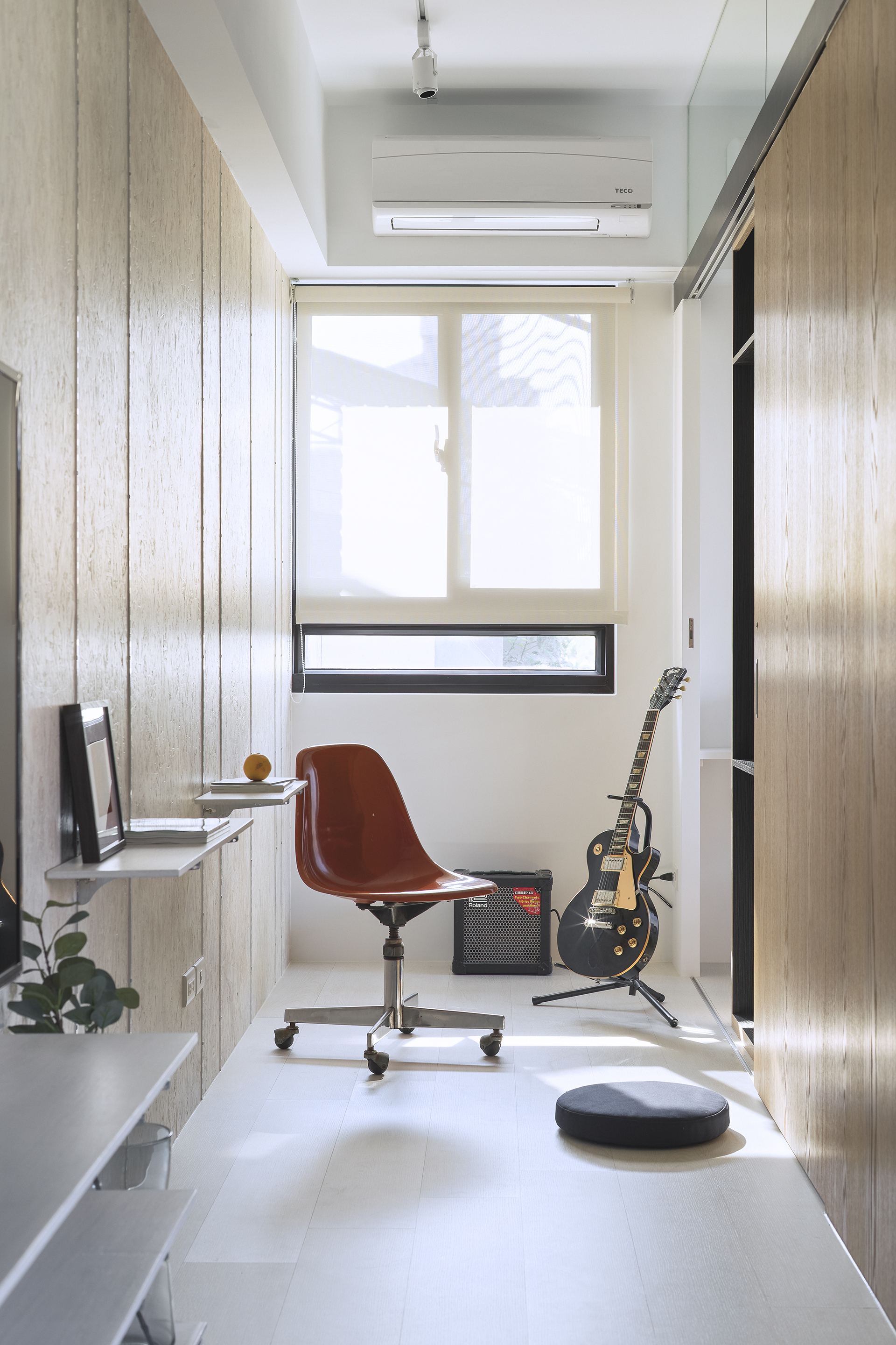 Gallery of Modern Color / Studio In2 - 2