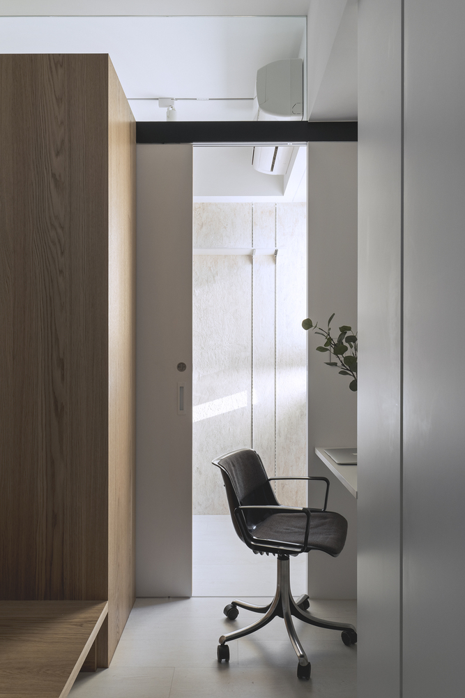 Gallery of Modern Color / Studio In2 - 15