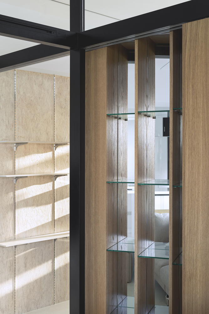 Gallery of Modern Color / Studio In2 - 11