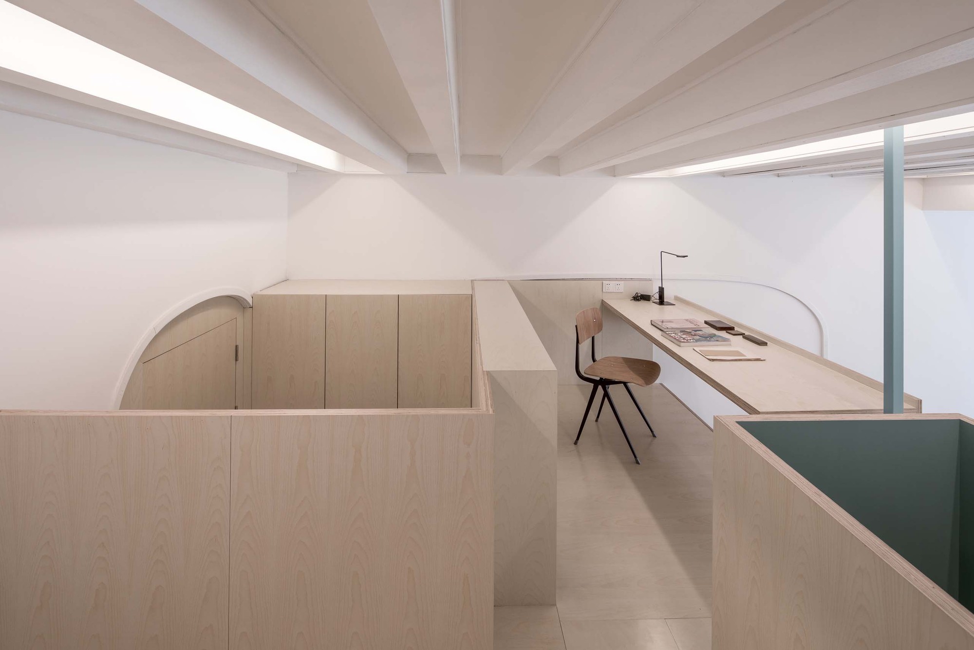 Gallery of U-shape room / Atelier TAO+C - 17