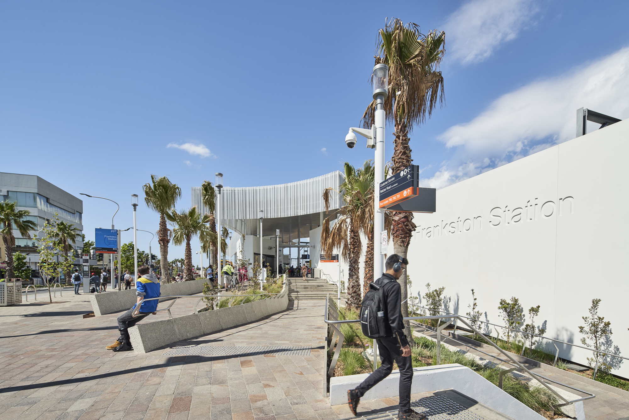 Gallery of Frankston Station / Genton - 20