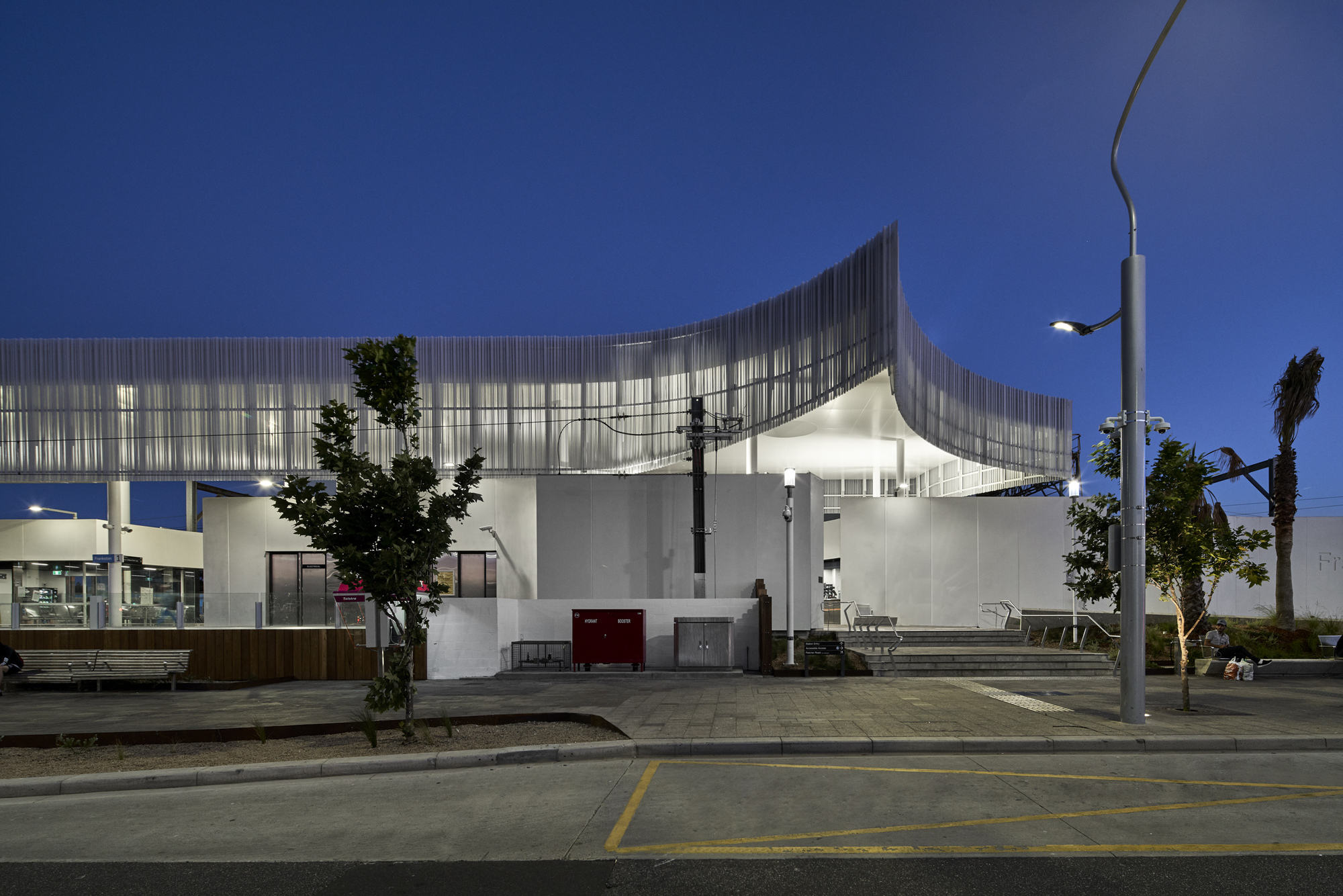 Gallery of Frankston Station / Genton - 21