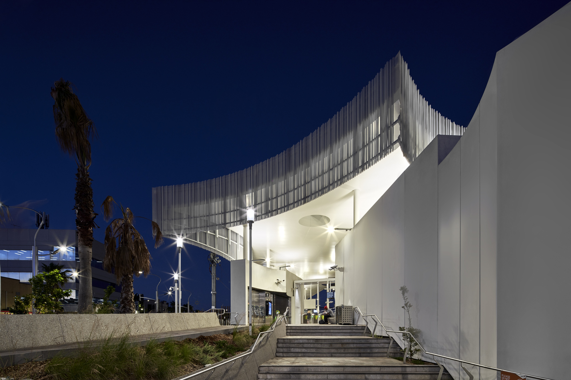 Gallery of Frankston Station / Genton - 18