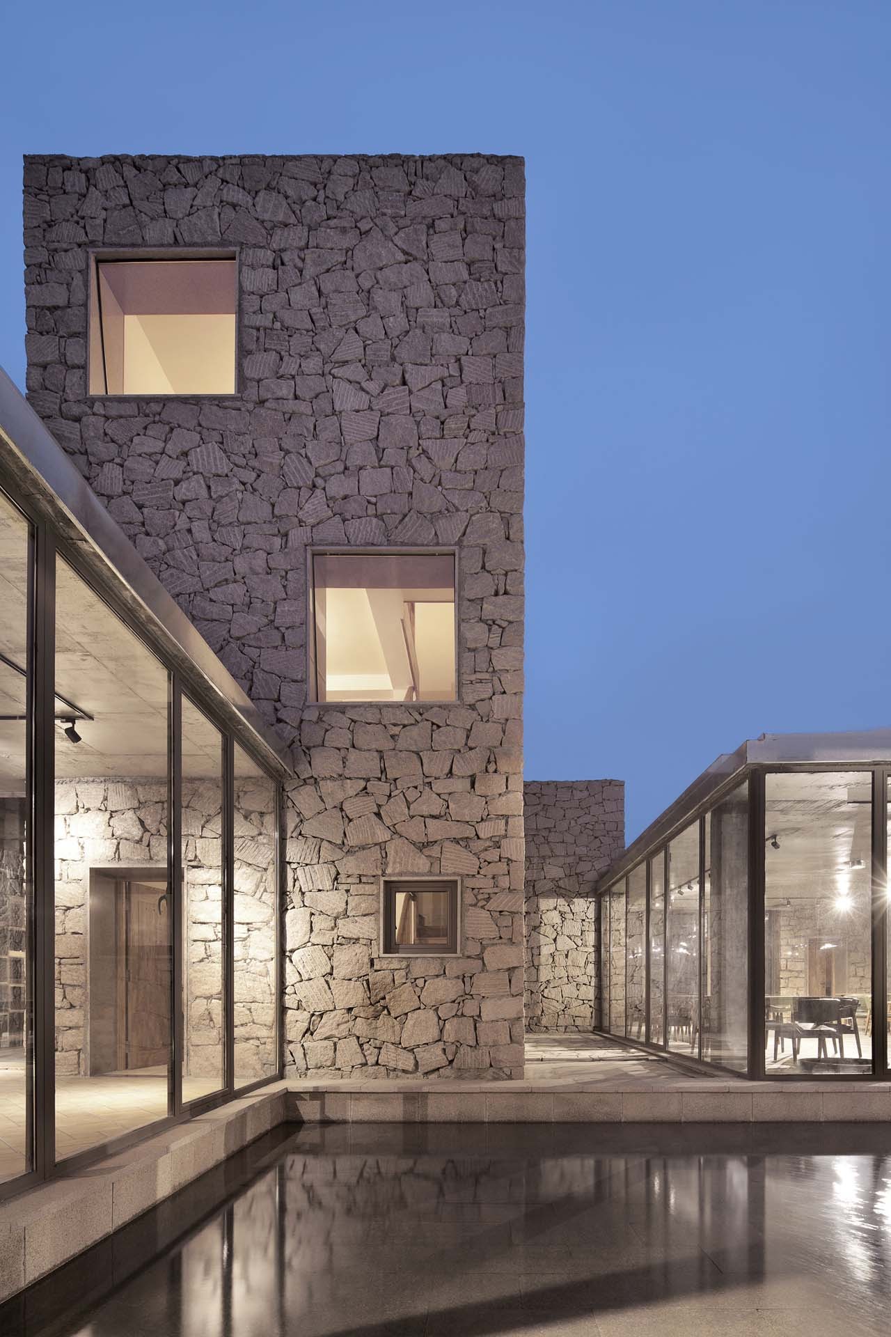 Gallery of Redstone House / Atelier 100s+1 - 2