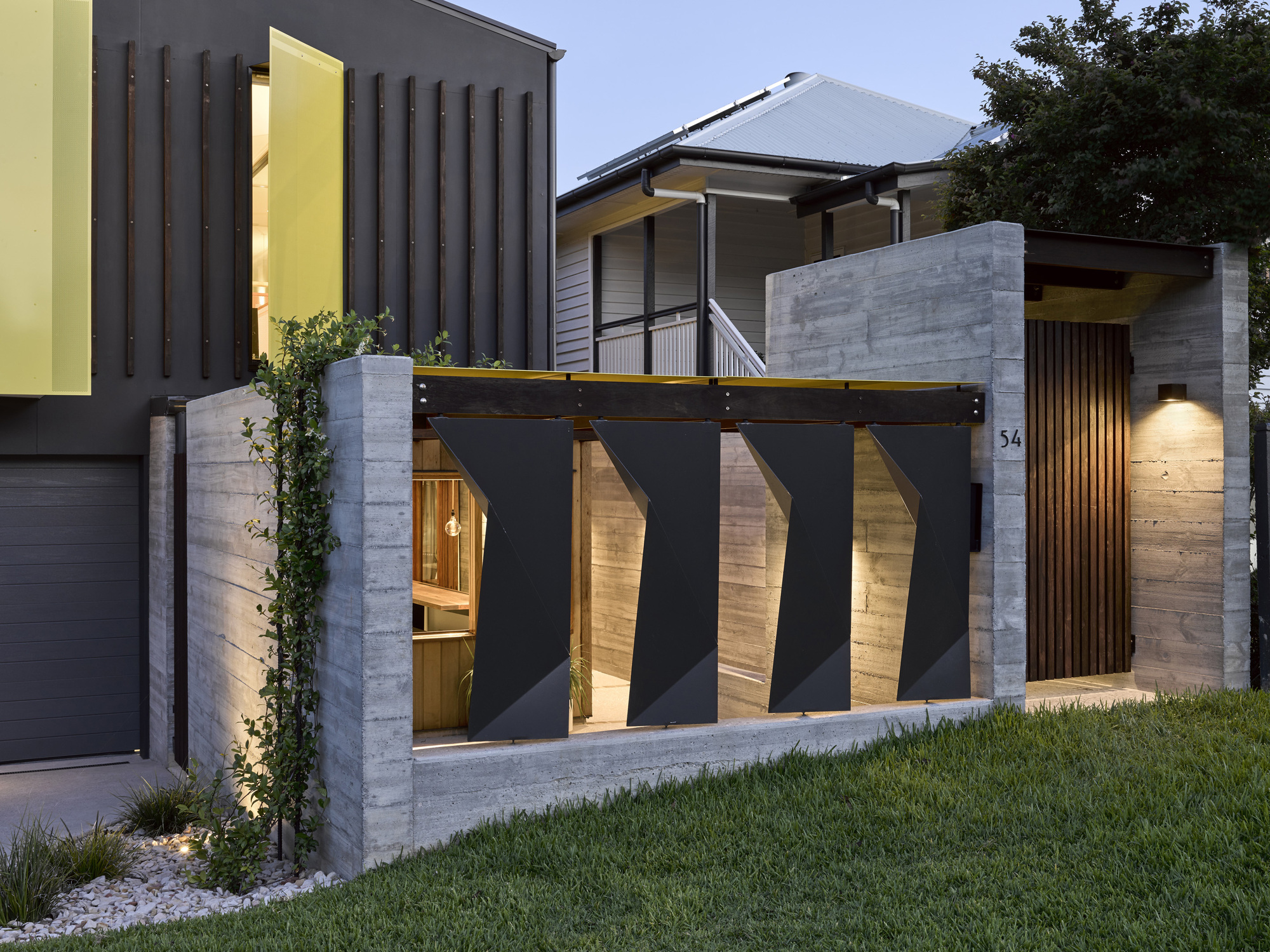 Gallery of Tarragindi Steel House / Bligh Graham Architects - 10
