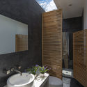 30 Open Bathrooms: Incorporating Breeze and Nature in Private Space ...