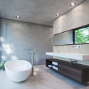 30 Open Bathrooms: Incorporating Breeze and Nature in Private Space ...