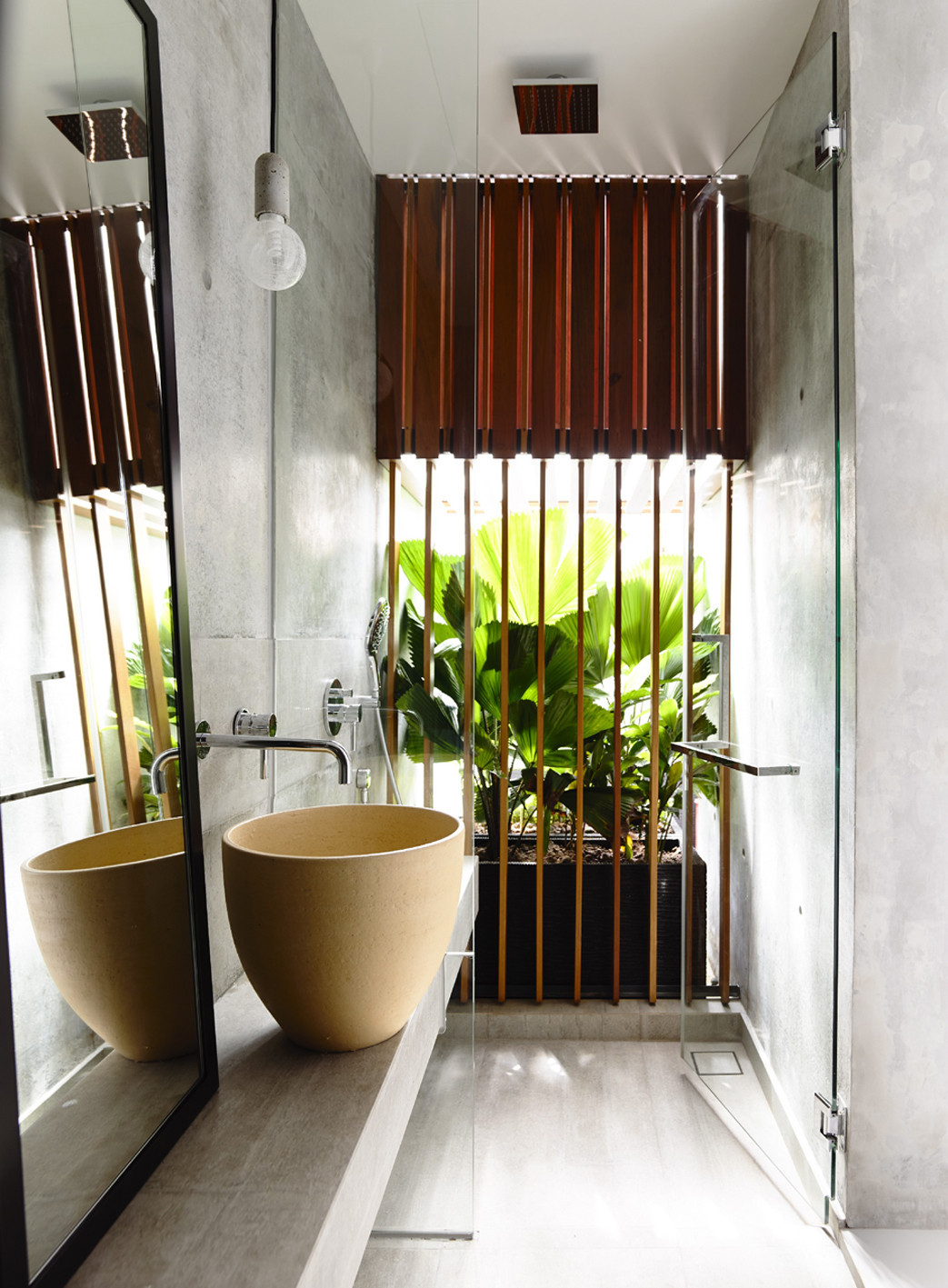 Gallery of 30 Open Bathrooms: Incorporating Breeze and Nature in ...