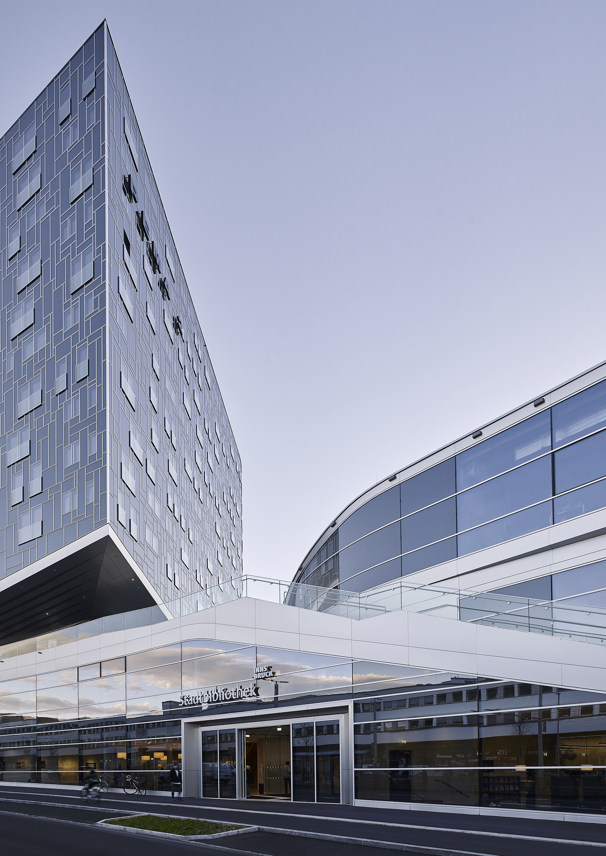 Gallery of P2 Urban Hybrid | Library / LAAC - 5