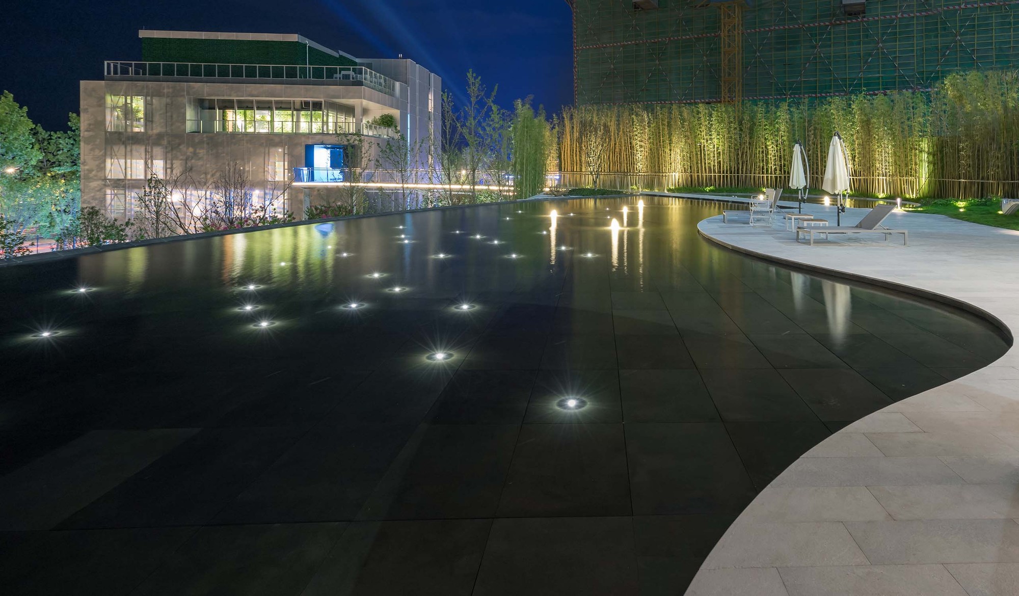 Gallery of Lakeside Garden / TOPOS Landscape Architects - 14