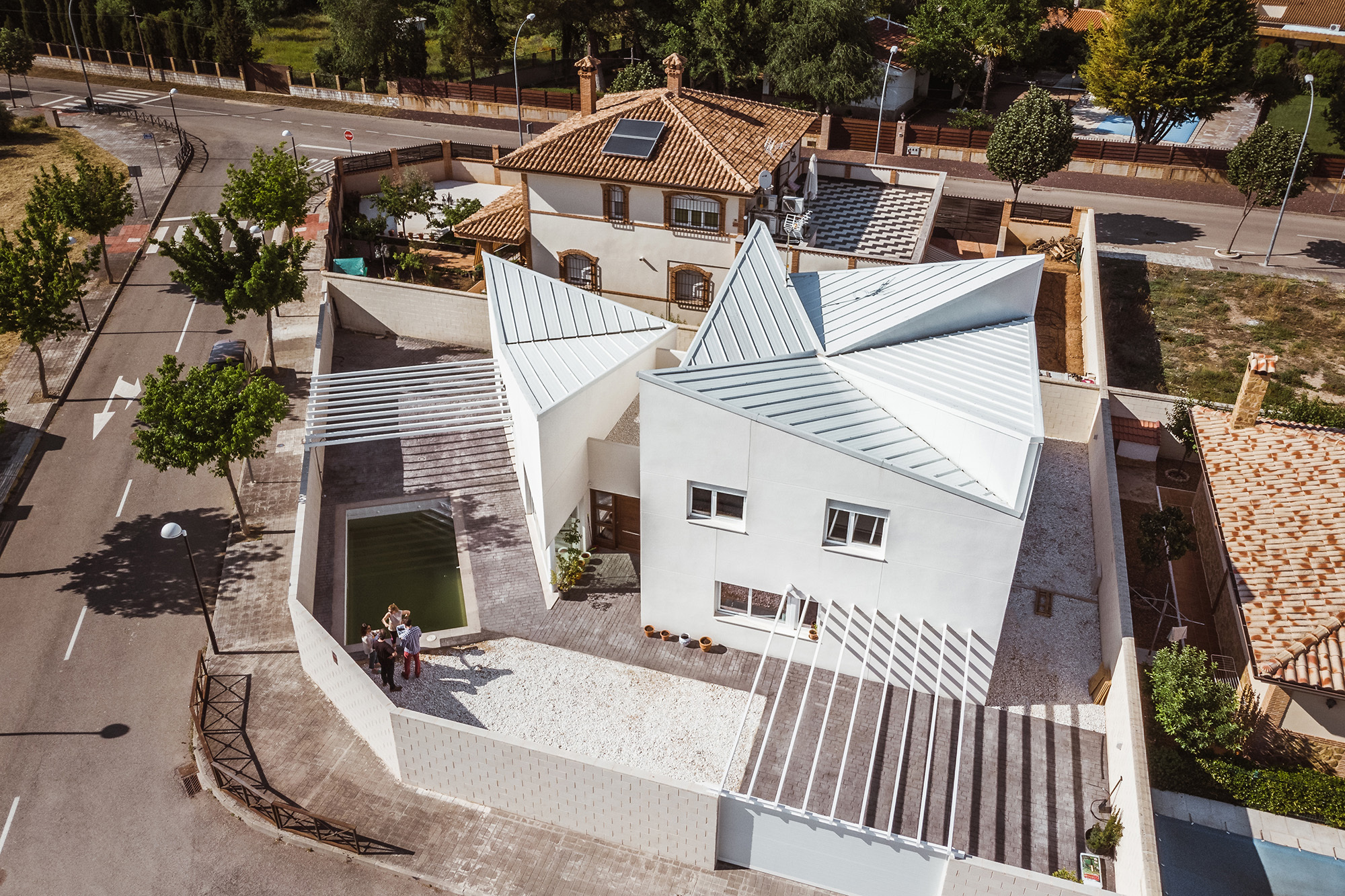 Gallery of Albania House / OOIIO Arquitectura - 10