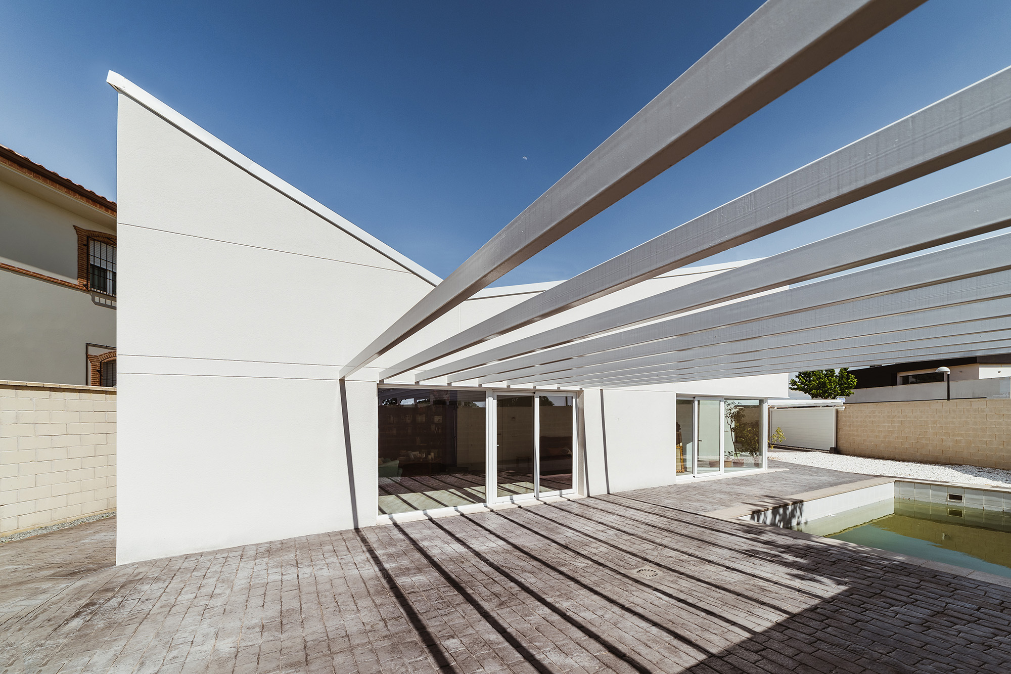 Gallery of Albania House / OOIIO Arquitectura - 15