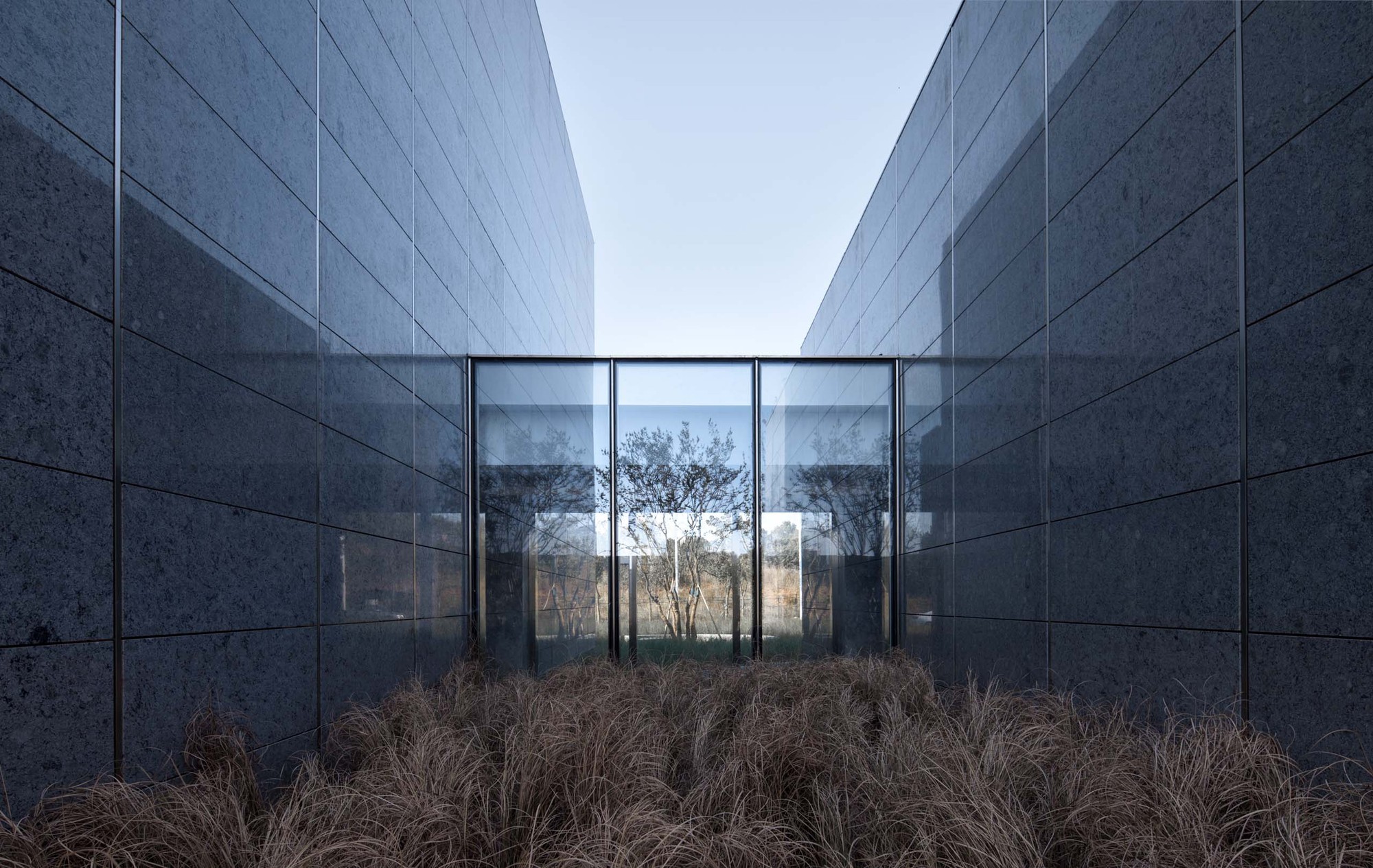 Gallery of Wuhan Huashan Library / GLA - 23