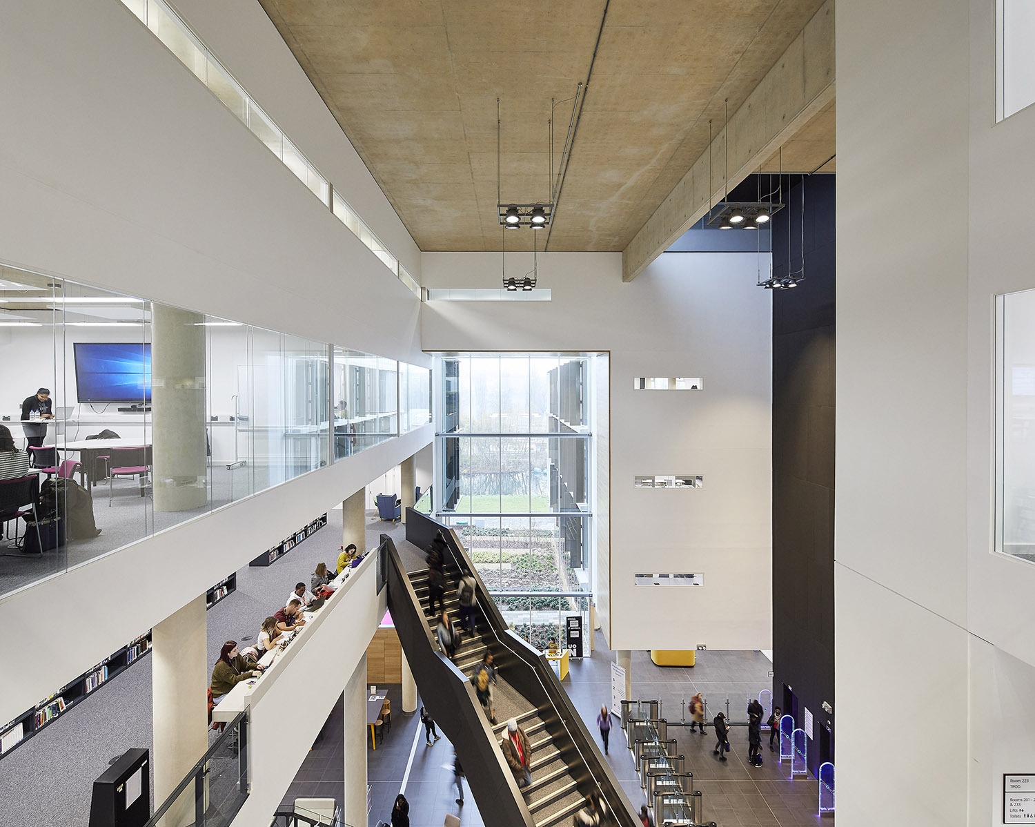 Gallery of University of Northampton Learning Hub / MCW Architects - 11