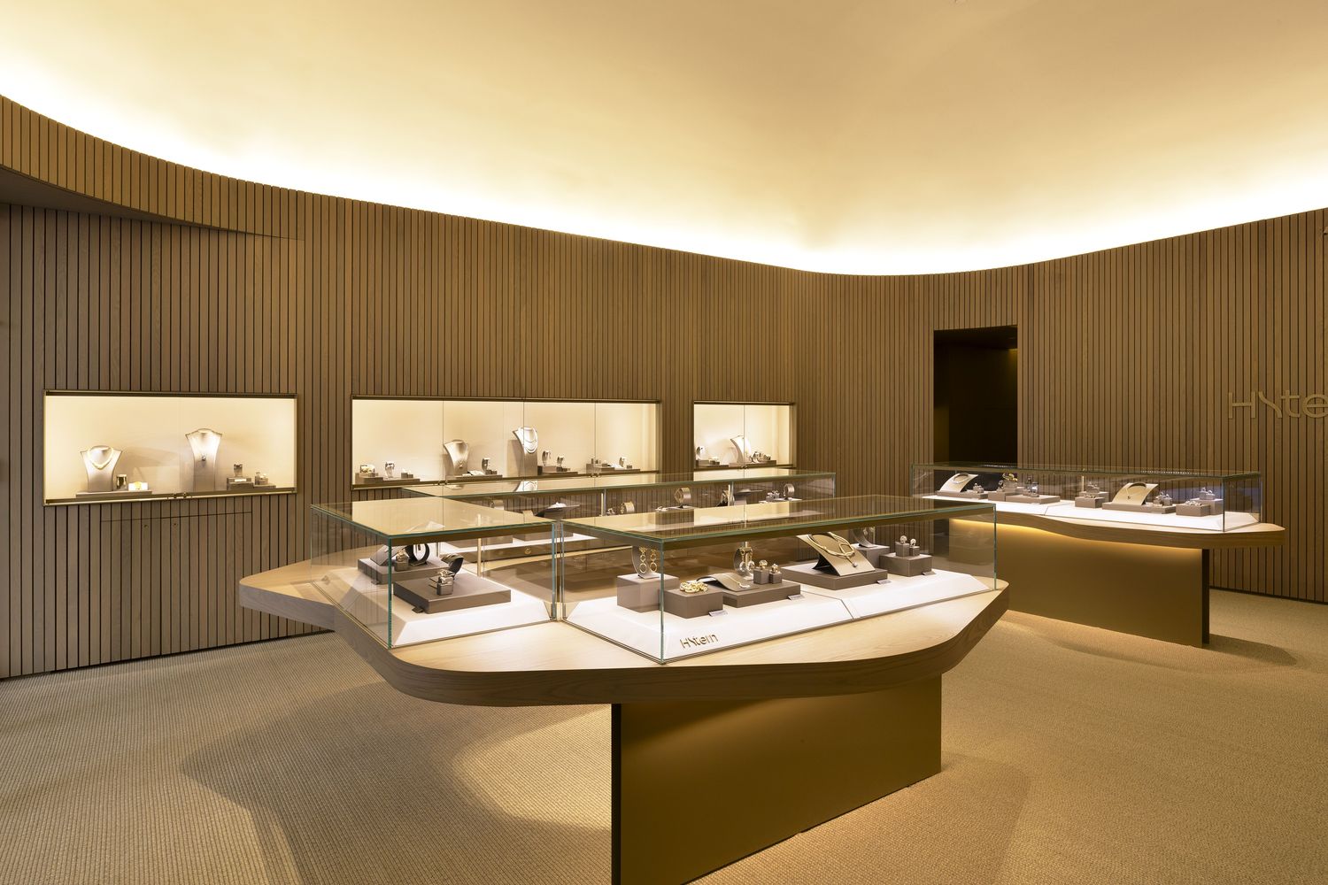 Gallery of H.Stern New York / Studio Arthur Casas - 10