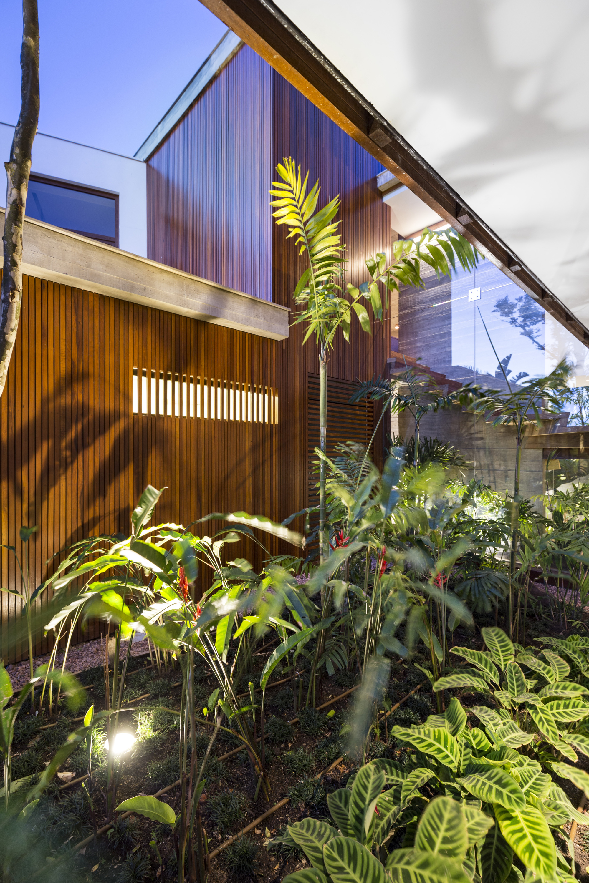 Gallery of Angular House / Stemmer Rodrigues Arquitetura - 17