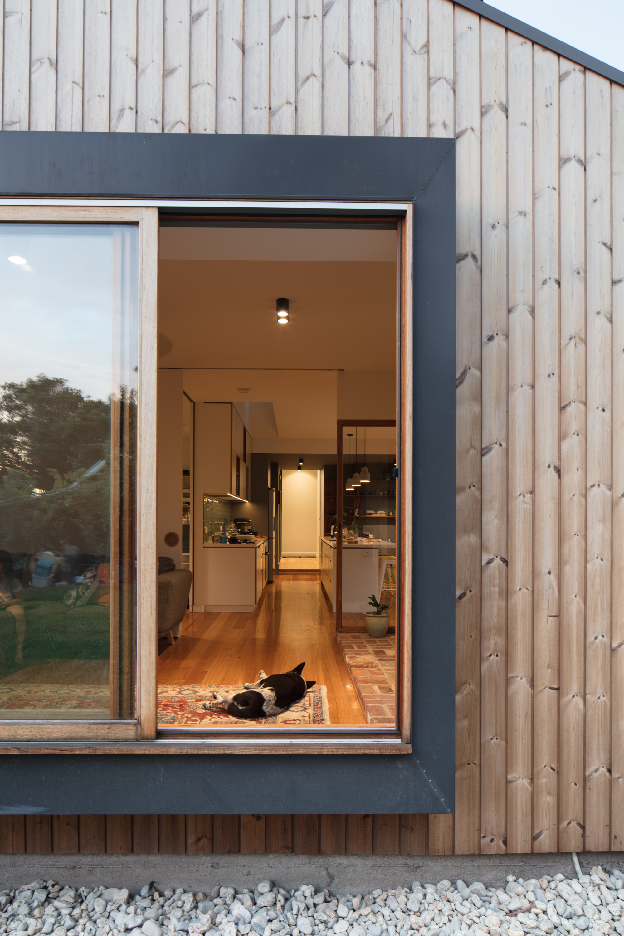 Gallery of Urban Barnyard House / Inbetween Architecture - 3