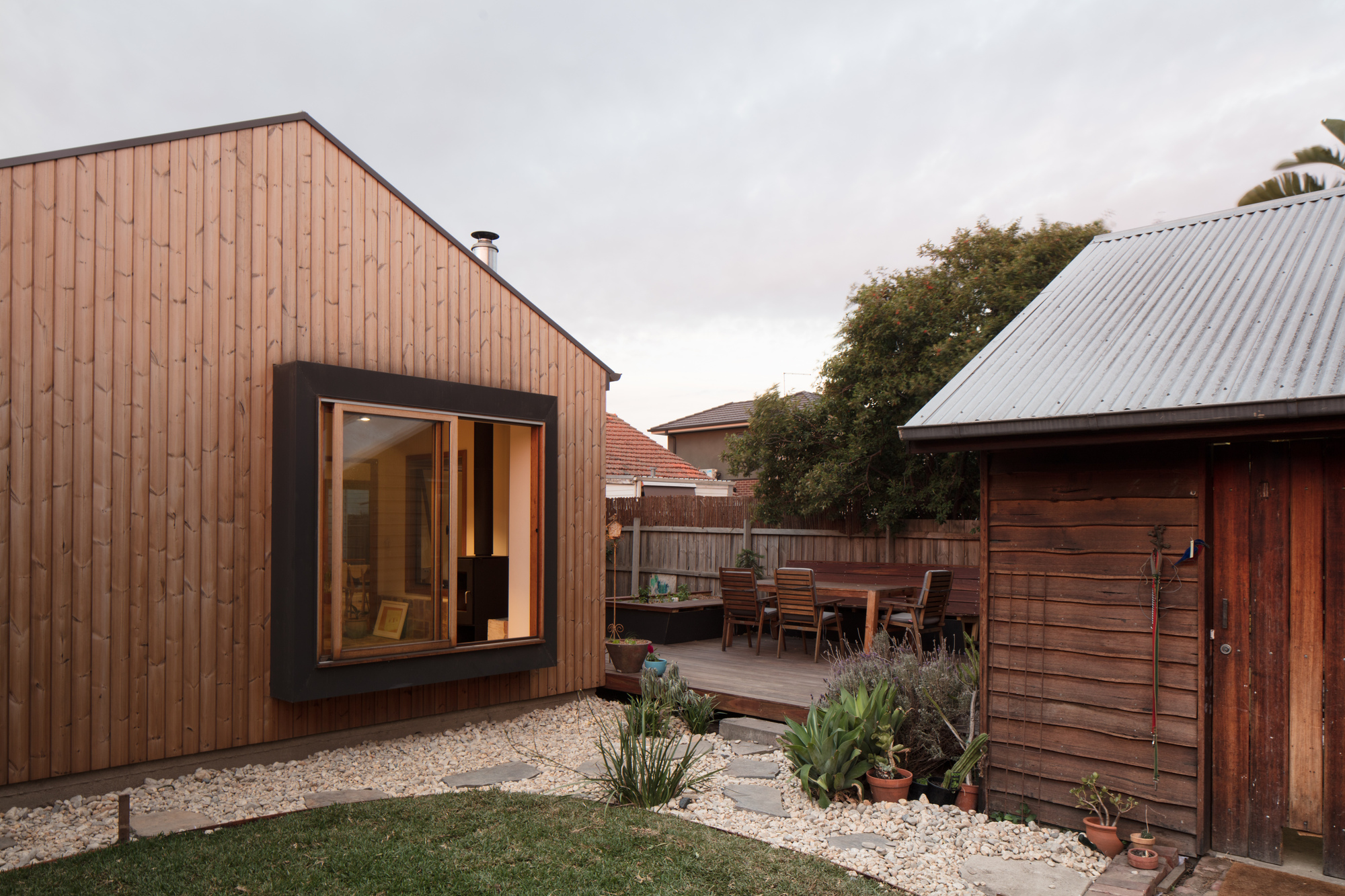 Gallery of Urban Barnyard House / Inbetween Architecture - 5