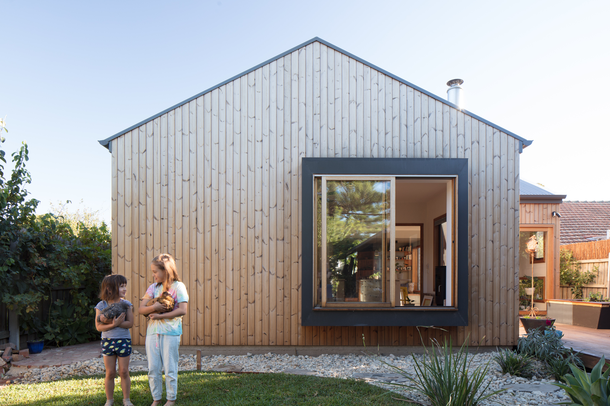 Gallery of Urban Barnyard House / Inbetween Architecture - 1