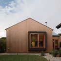 Urban Barnyard House / Inbetween Architecture | ArchDaily