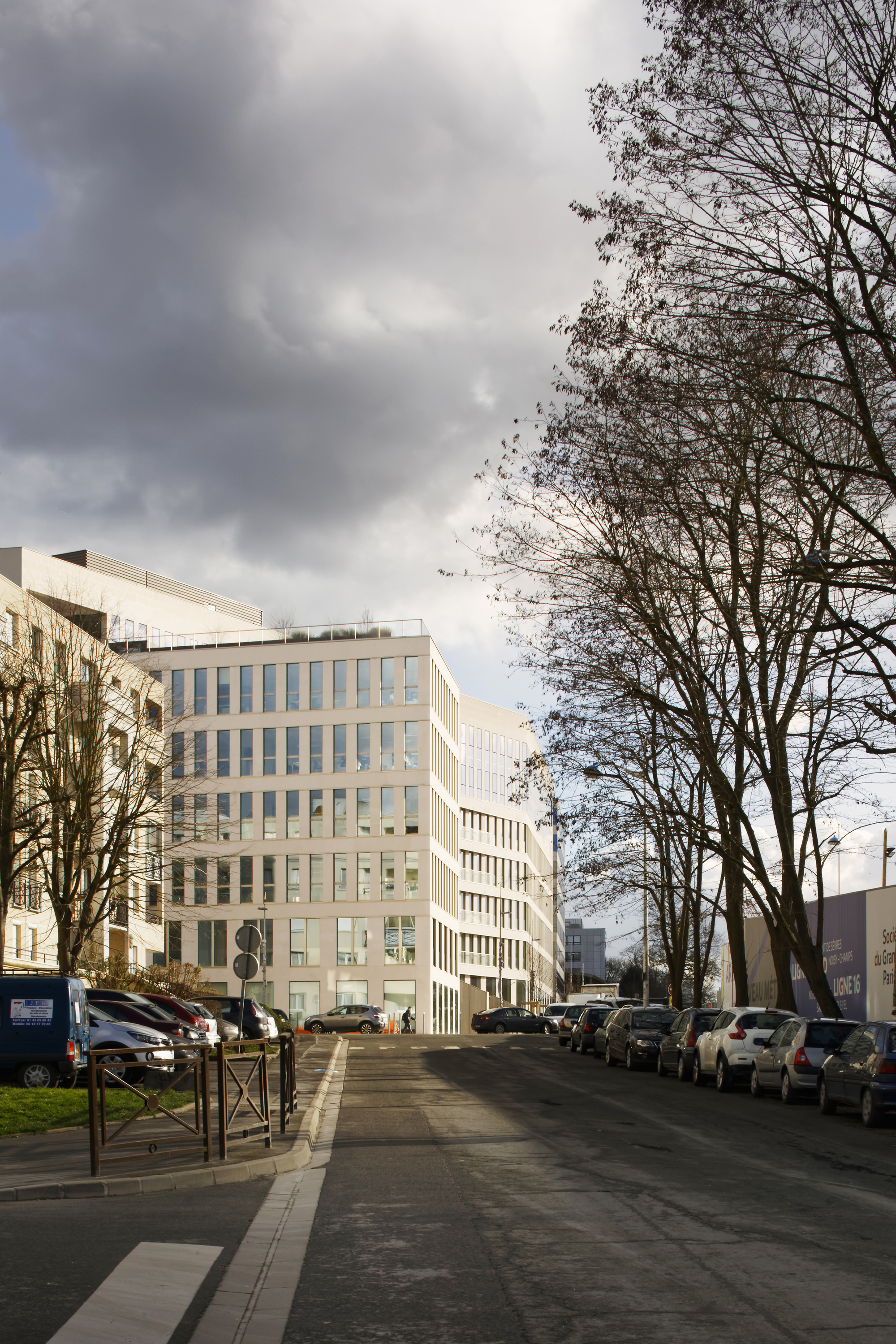 Gallery of Casden Banque Populaire headquarters / COSA Colboc Sachet ...