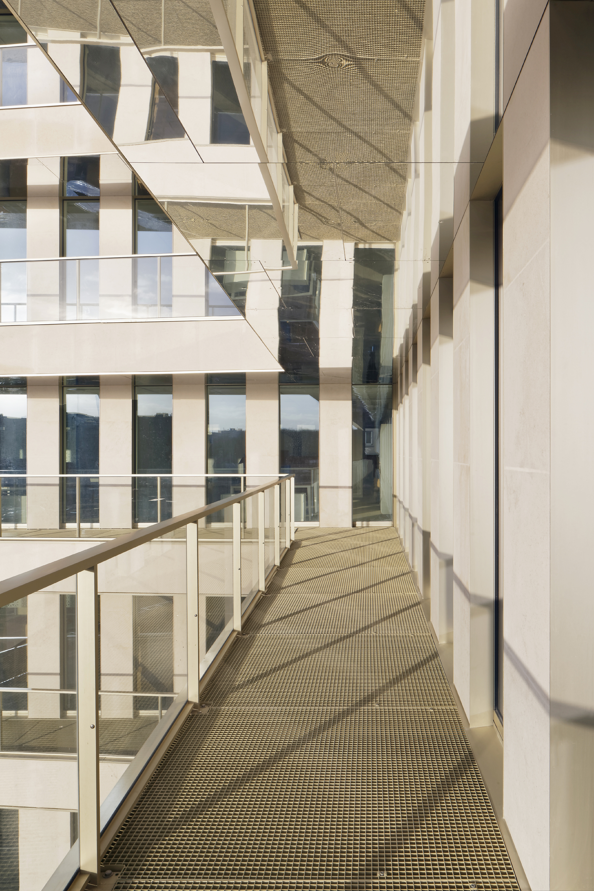 Gallery of Casden Banque Populaire headquarters / COSA Colboc Sachet ...