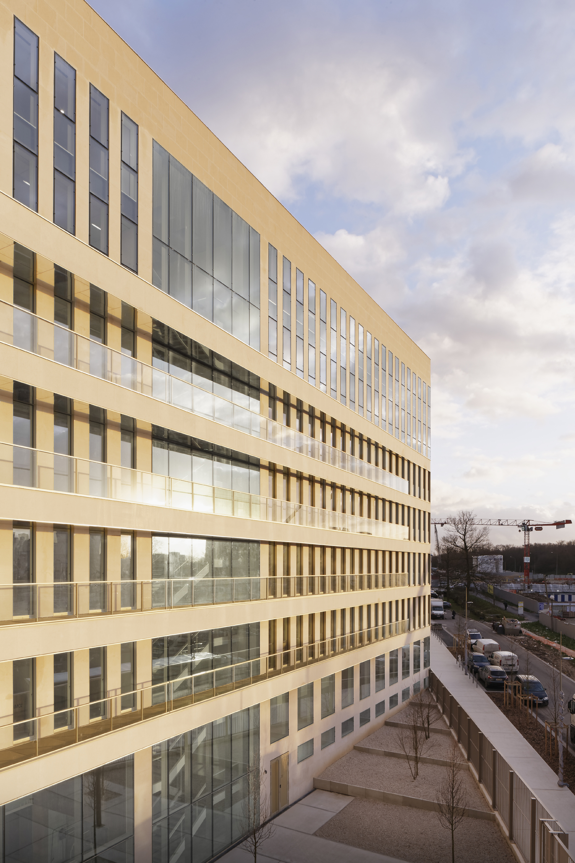 Gallery of Casden Banque Populaire headquarters / COSA Colboc Sachet ...