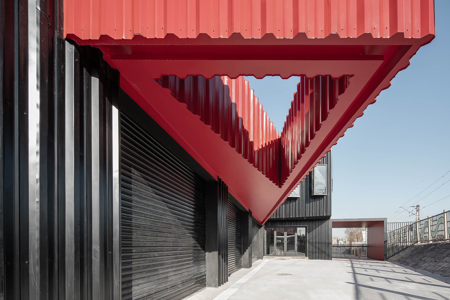 Gallery of The Pit House / bUd studio - 13