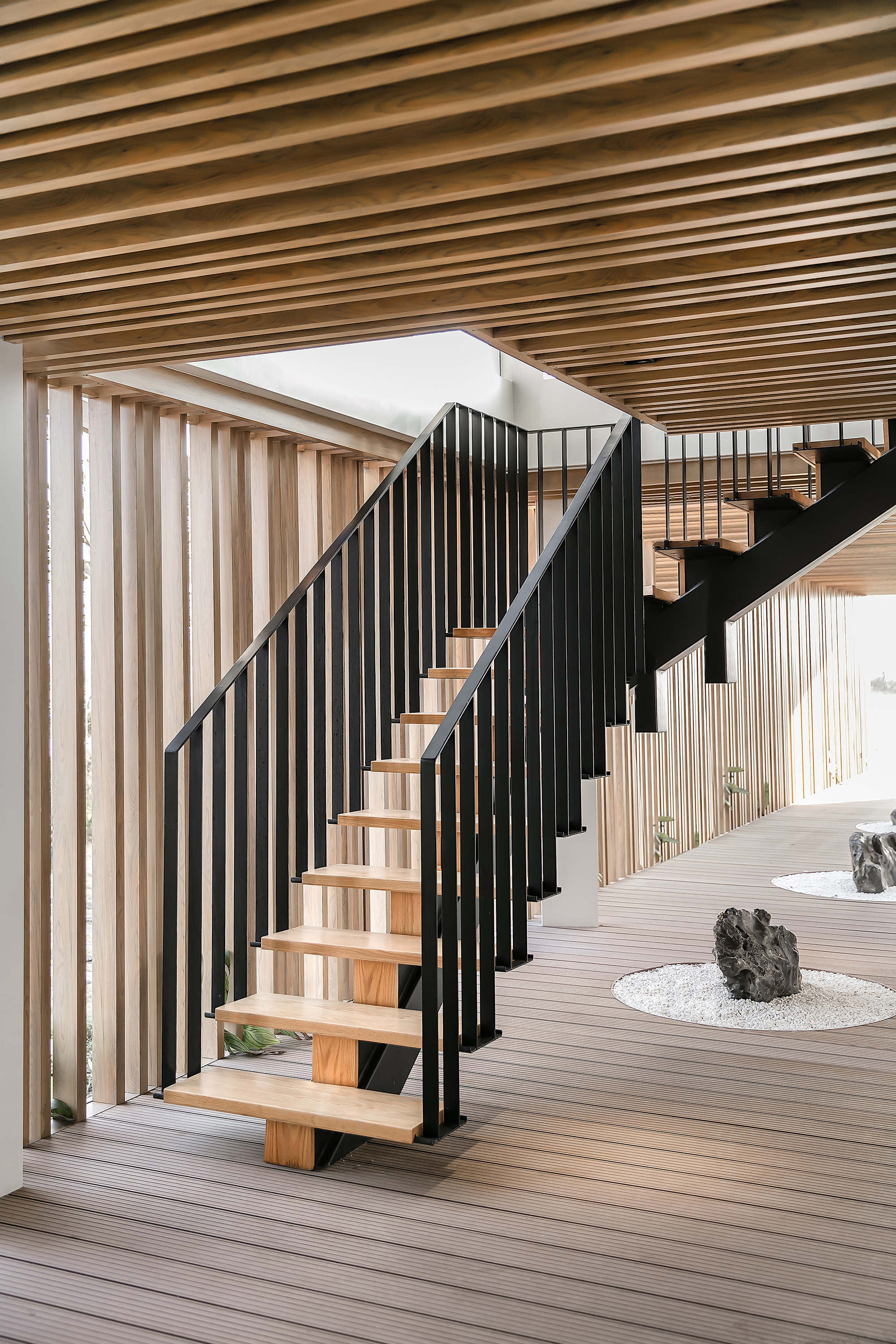 Gallery of Staggered Spaces / Yiduan Shanghai Interior Design - 17