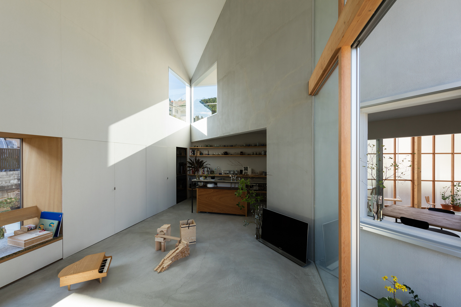 Gallery of House in Sonobe / Tato Architects - 9