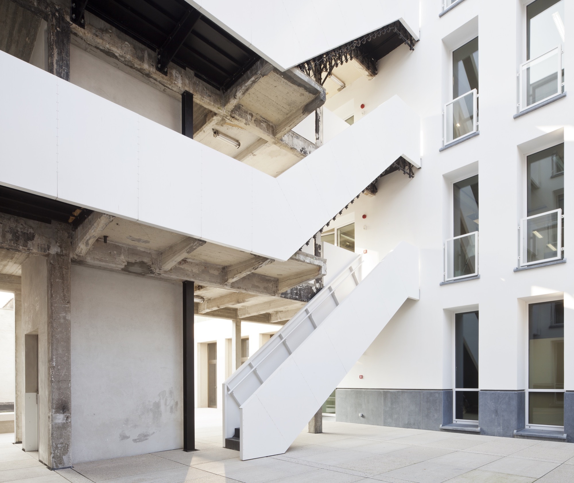 Gallery of Sanba & Stad Renovation / HUB - 1