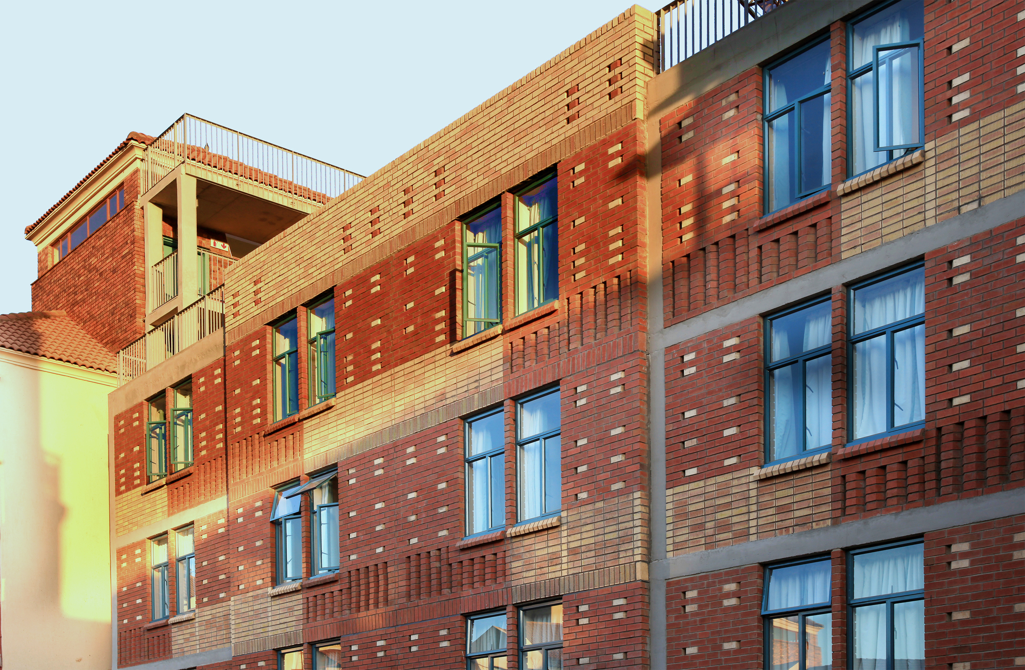 Gallery of Barnato Hall Addition Phase 1 / 26’10 south Architects - 9