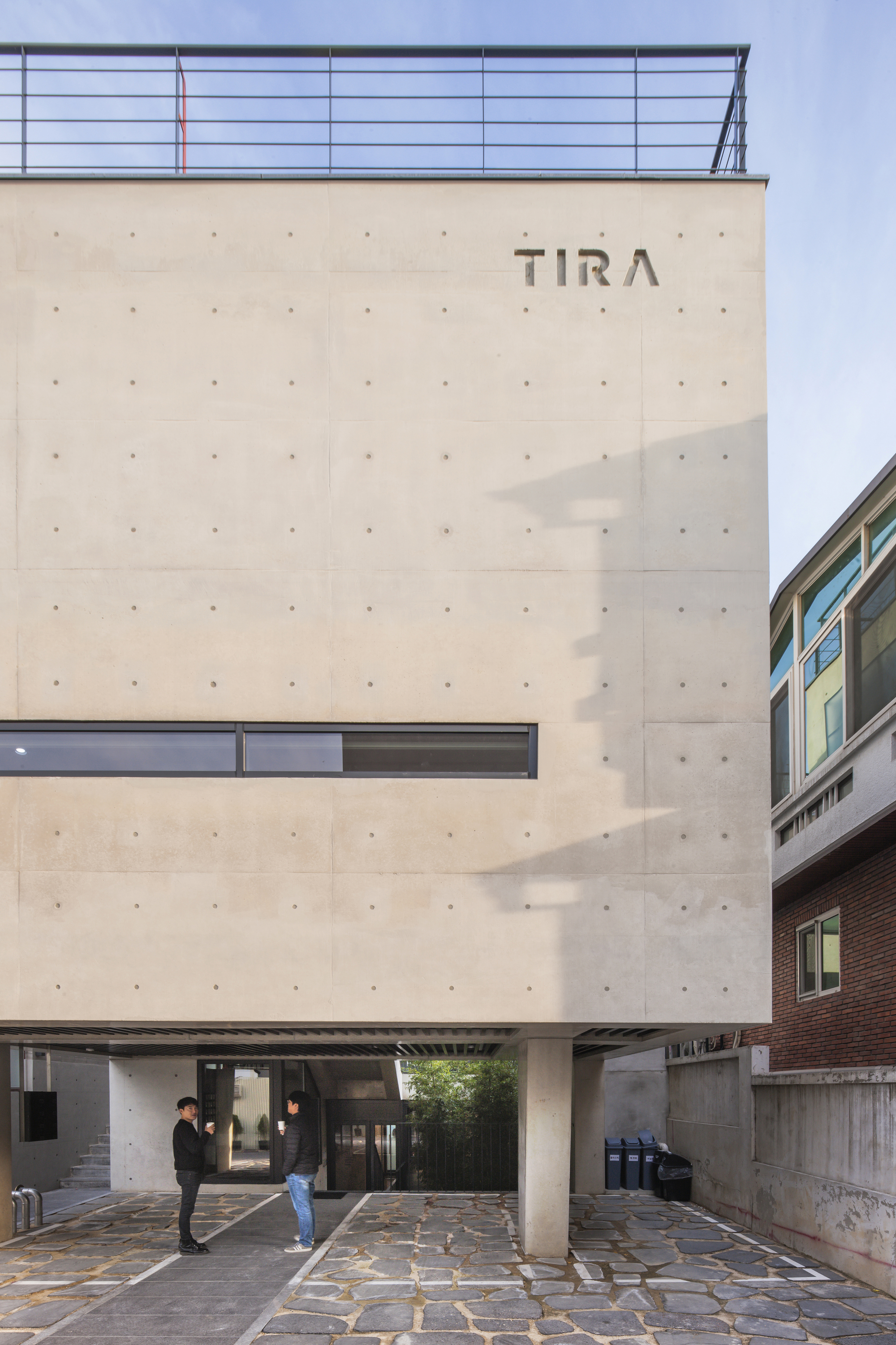 Gallery of TIRA Office Building / HBA-rchitects - 20