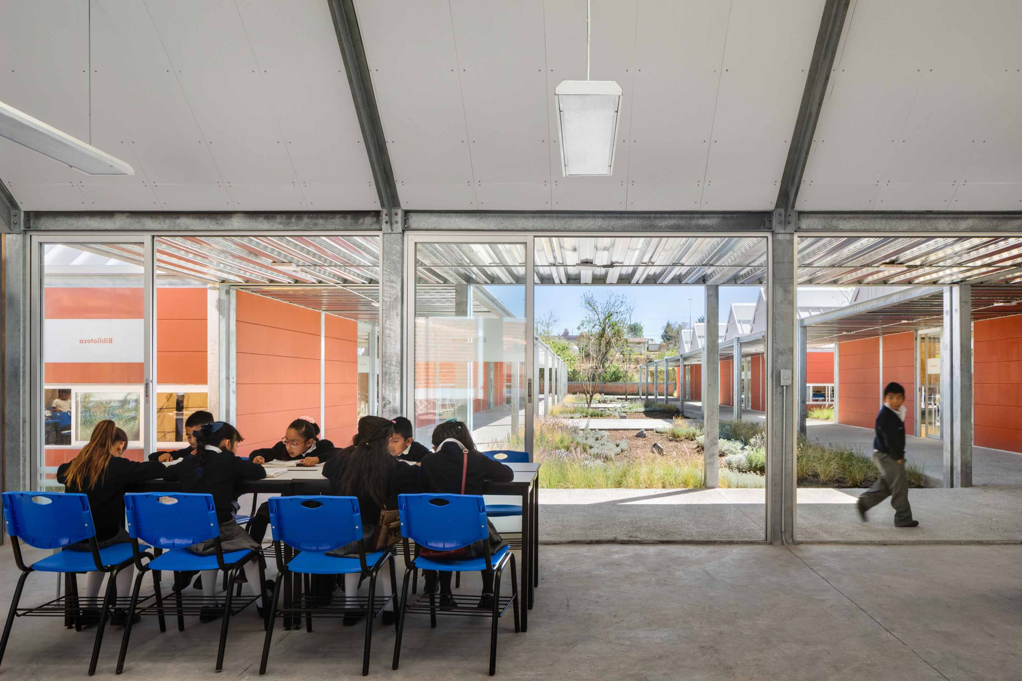 Galería de Escuelas Primarias Rurales / Gutiérrez Arquitectos ...