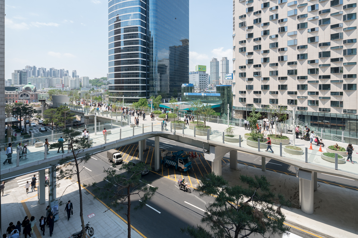 Gallery of From Tiny Squares to Urban Parks: 100 Public Spaces From All ...