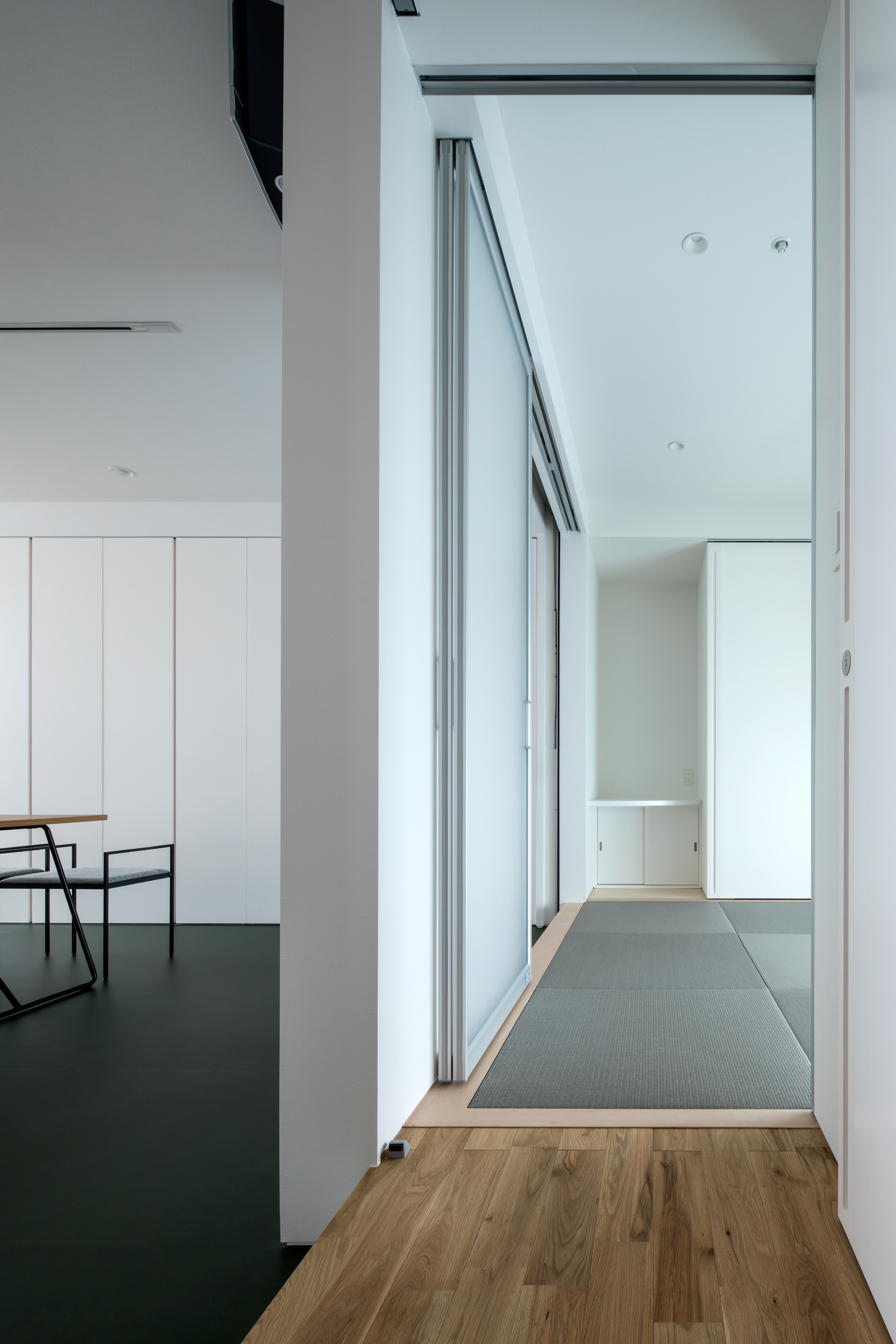 Gallery of Drive Through House / CAPD - 7