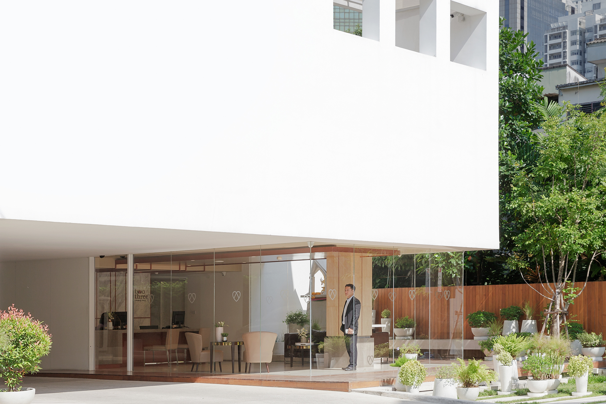 Gallery of TwoThree Hotel / Design in Motion - 28