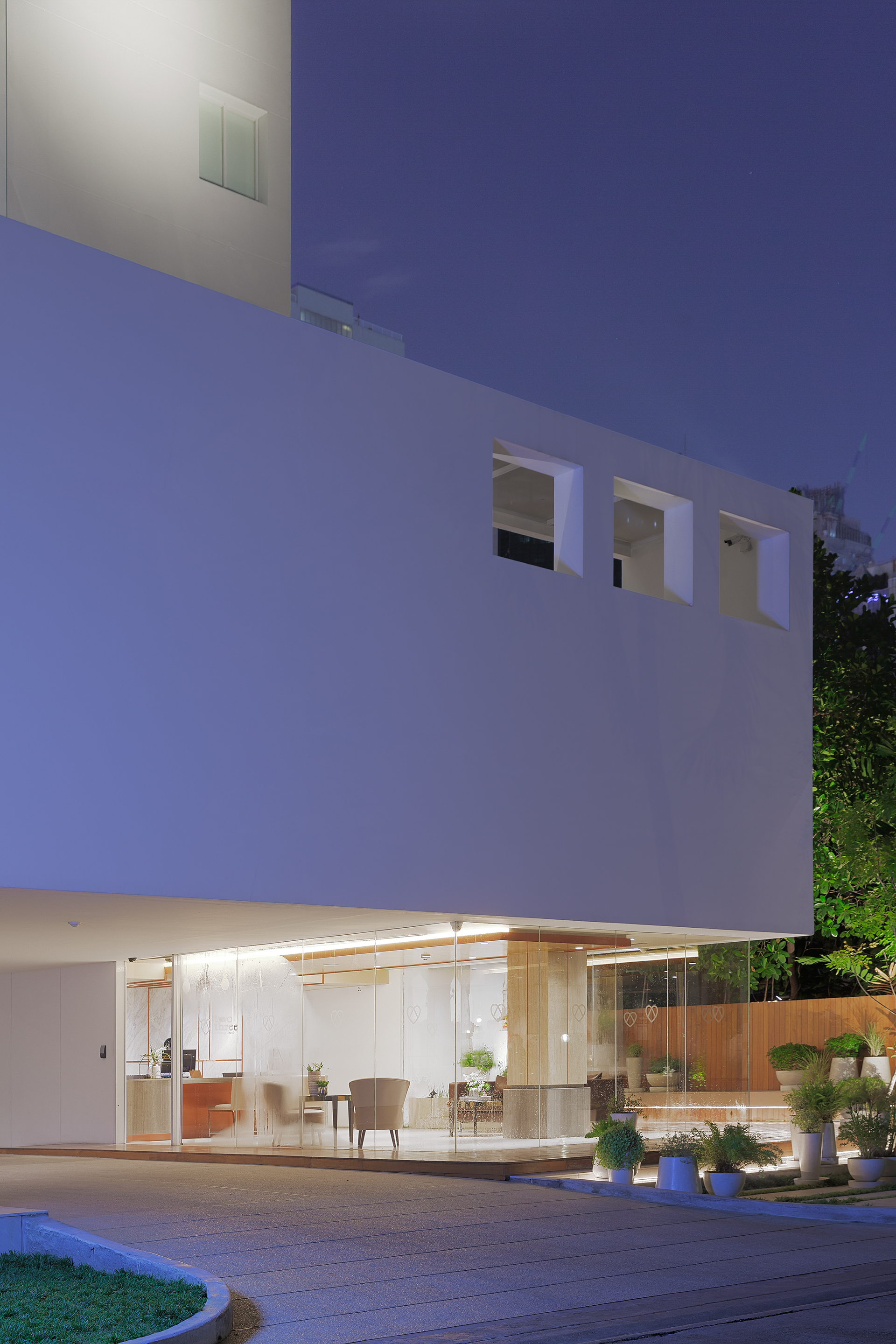 Gallery of TwoThree Hotel / Design in Motion - 24