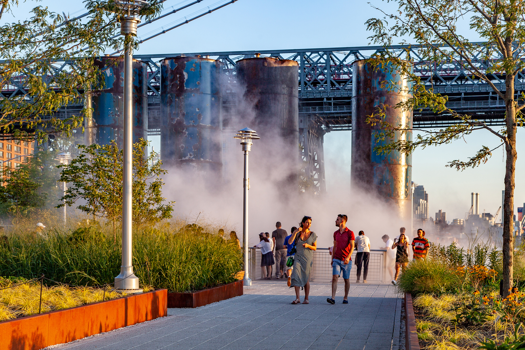 Galería de Domino Park / James Corner Field Operations - 5