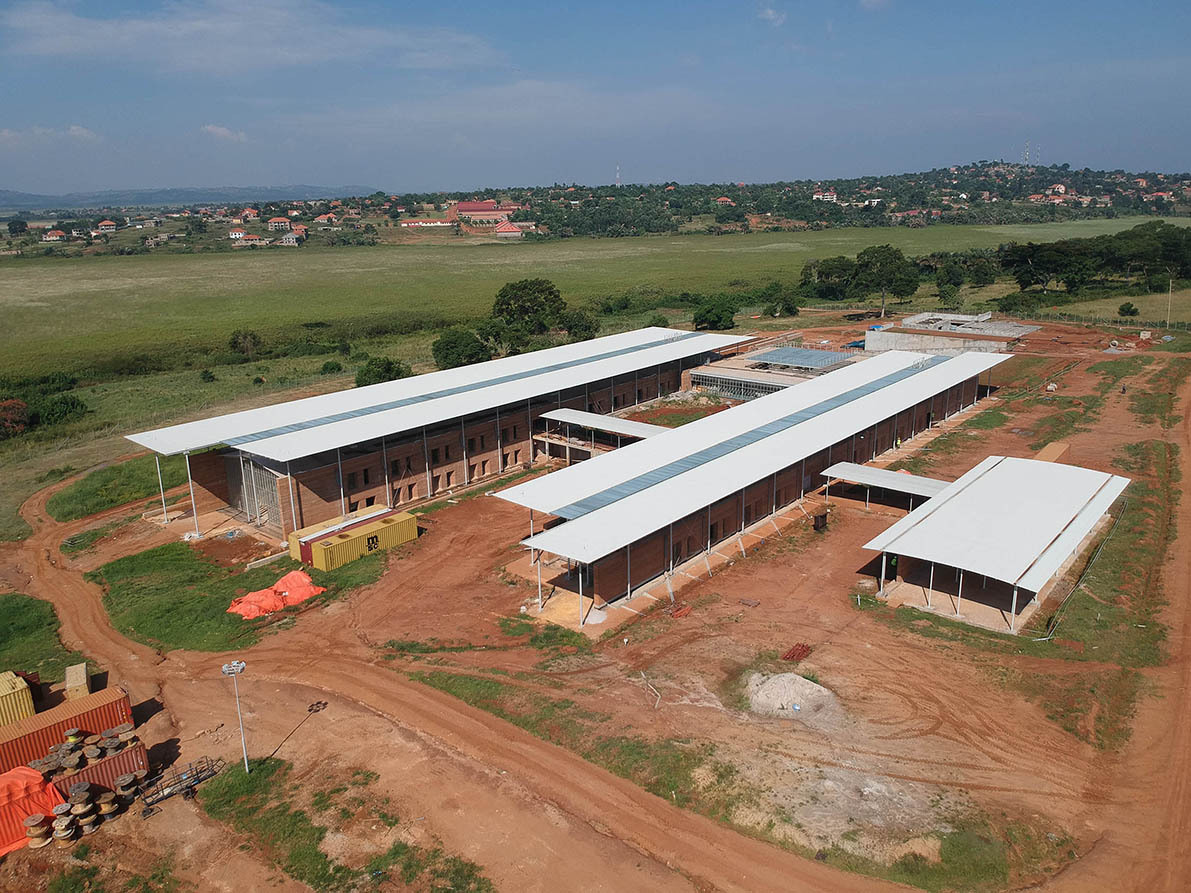 Renzo Piano Designs Emergency Hospital in Uganda with Rammed Earth ...
